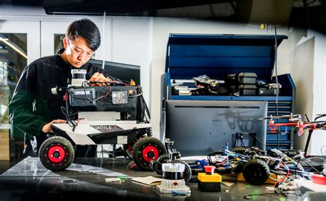 Northeastern Researchers Enhance Lidar Based Robot Navigation