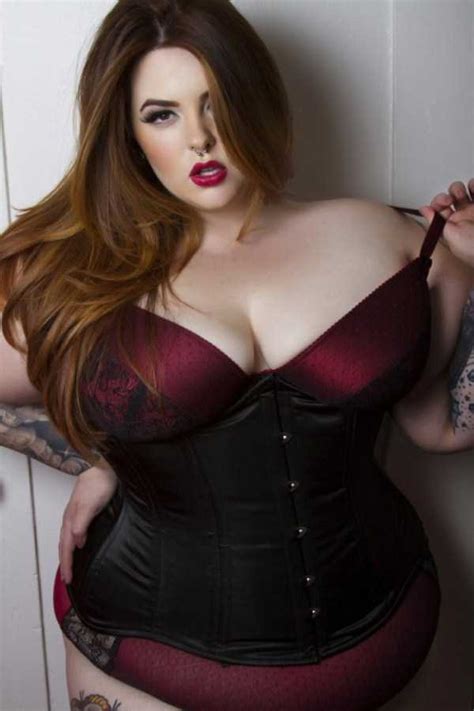 The Worlds Most Famous Plus Size Model 40 Photos Klykercom