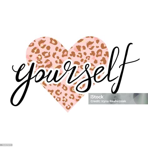 슬로건과 표범 하트패션 티셔츠 프린트 트렌디 한 타이포그래피 슬로건 디자인 자신을 사랑 기호 그래픽 프린트에 대한 스톡 벡터