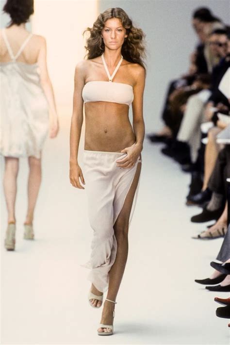 Pin By Thuhien On Gisele Bundchen Gisele Bundchen Body Model