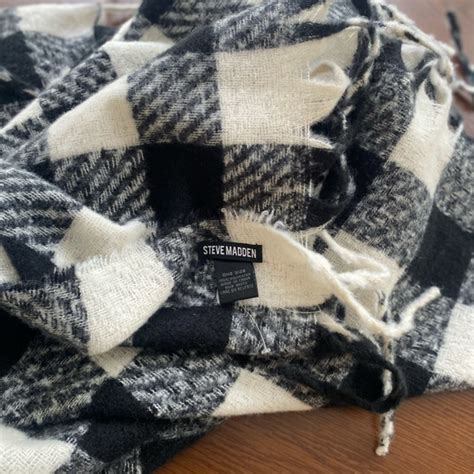 Steve Madden Accessories Steve Madden Black And White Blanket Scarf