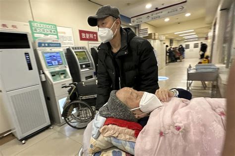 老人去世是否比往年多？专家：“大家心里有数” 说法遭批 ＊ 阿波罗新闻网
