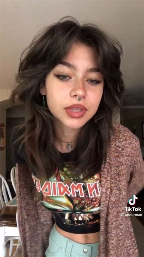 Pin Di Ami Su Hot Idee Per Capelli Stile Capelli Lunghi Capelli Lunghi Idee