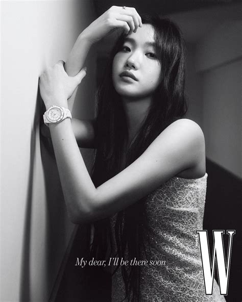 김고은 샤넬 W Korea 화보
