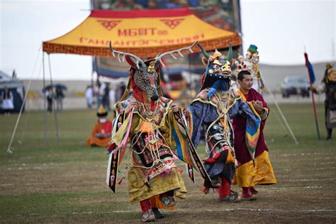Нийслэл Улаанбаатар хотын иргэдийн өдөр “Хүрээ цам Даншиг наадам 2025” шашин соёлын наадам эхэллээ