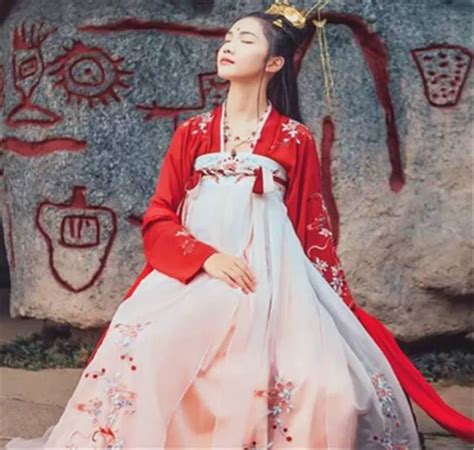 12星座代表的漢服我喜歡雙魚座的好夢幻你喜歡哪款呢 每日頭條