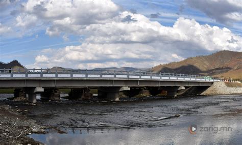 Хараа голын гүүр нурж ЗИЛ 131 загварын автомашин болон жолооч живжээ