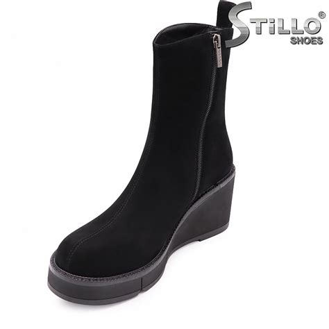 Дамски боти от естествен велур с платформа 43293