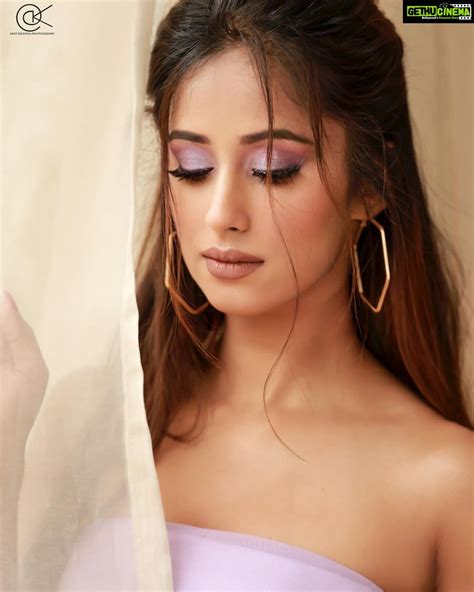 Actress Maera Mishra Hd Instagram Photos And Wallpapers June 2023