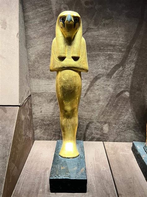 3 قطع أثرية من الذهب لتوت عنخ آمون داخل متحف شرم الشيخ صور