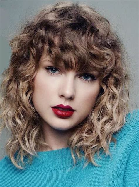 Taylor Swift Curly Hair