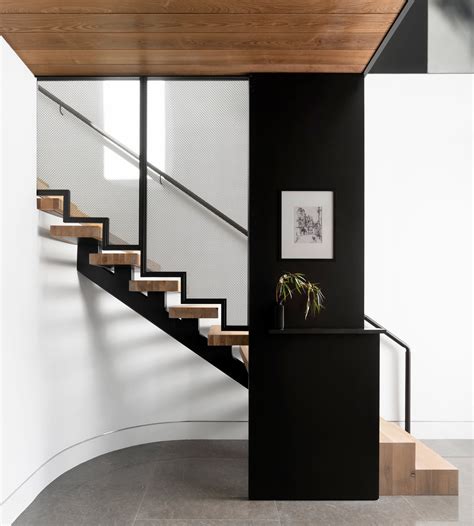 Sanders Architecture Designs Austin House Around Grove Of Oak Trees