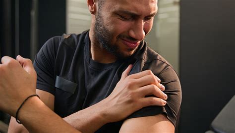 What Causes A Separated Shoulder And How Is It Treated