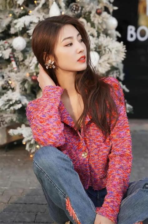 马心瑞：楚楚动人，清新气质美女！财经头条