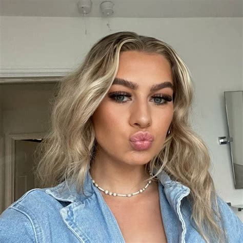 Amyjohnston On Threads