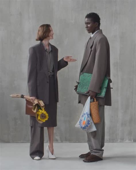 Gq Korea 협찬 디스커버리 익스페디션이 앰버서더 배우 변우석과 함께한 ‘베르텍스 바람막이 재킷 화보를 공개했습니다 디스커버리 익스페디션이 퍼스널 컬러인 화보