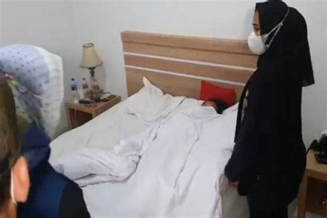 Pasangan Mesum Digerebek Di Hotel Ada Yang Telajang Hanya Pakai Selimut