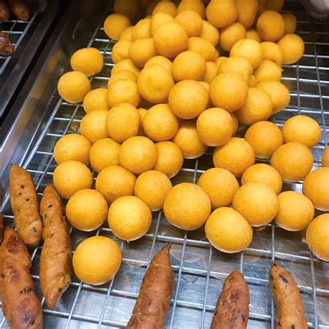 รีวิว กล้วยทอดพรีเมี่ยม ขนมไข่นกกระทาและขนมโมเลนที่รสชาติพรีเมี่ยม