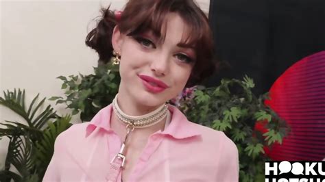 90 Pound Babe Shroom Q Meets Up With Bryan Gozzling For Extreme Sex