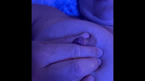 Cette Grosse Cochonne Enceinte Na Quune Envie Cest De Jouir à Plusieurs Reprises et Finir à