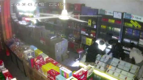 用石头暴力砸门盗窃猖狂犯罪团伙落网 凤凰网视频 凤凰网