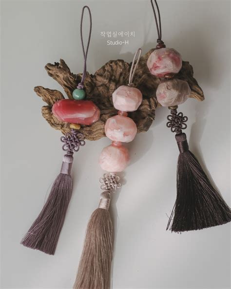작업실에이치 대구 출강전문 강사 캔들 글라스아트 제로웨이스트 세라믹스오브제 제스모나이트 보석방향제 노리개 ️ 한국의 향과 너무 잘 어울리는 보석방향제 노리개입니다