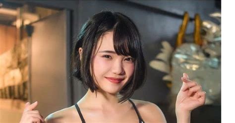 꽉 끼는 의상을 선호하는 단발녀