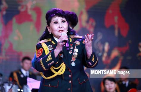 Урлагийн гавъяат зүтгэлтэн Б Магсаржавын тоглолт