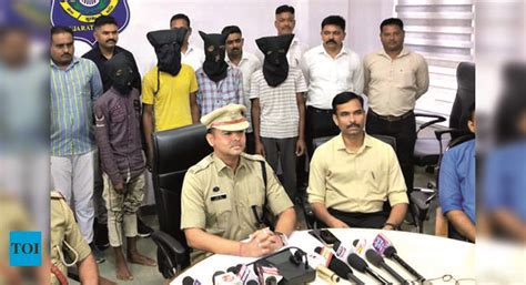 Kolda 4 Robbers Who Thrashed Aged Couple Arrested Rajkot News