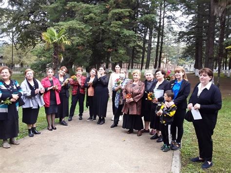 ბევრი სიურპრიზი და გულთბილი სიტყვა ტობანიერის საჯარო სკოლაში მასწავლებლის დღე საზეიმოდ