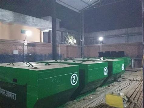 Iron Metal Industrial Dustbin 4 5 Cubic At Rs 82000 In New Delhi Id