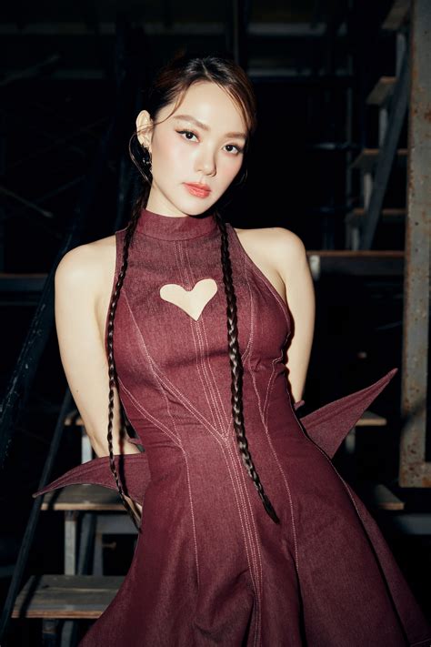 Minh H Ng Khoe Tr N V Tuy T S C Tr C Khi N Ng N V B U B