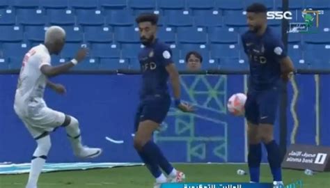 بالفيديو خبير تحكيمي يكشف حقيقة تغاضى الحكم عن احتساب ركلة جزاء لـ