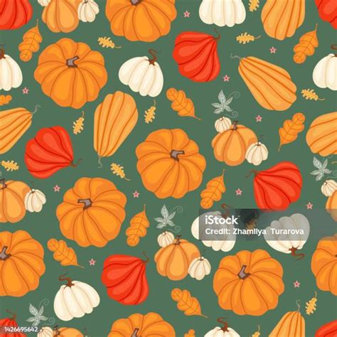 가을 손으로 그린 녹색 배경에 계절 요소가있는 매끄러운 패턴을 그렸습니다 직물 벽지 섬유 포장에 좋습니다 벡터 일러스트레이션