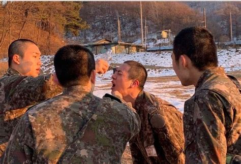 입대한 방탄소년단 Bts 진 군대 동기들이 ‘중대장 훈련병 추대