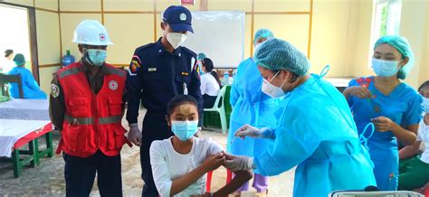 ဂွမြို့နယ်၌ ကျောင်းသား၊ ကျောင်းသူများအား ကိုဗစ် ၁၉ ရောဂါ ကာကွယ်ဆေး စတင