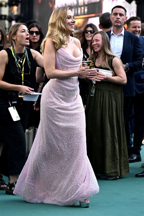 Scarlett Johansson Dazzles At Jurassic World Premiere • Celebmafia