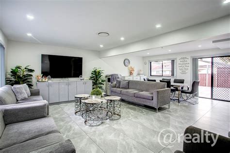 4 Tyalla Close Casula Nsw 2170 Domain