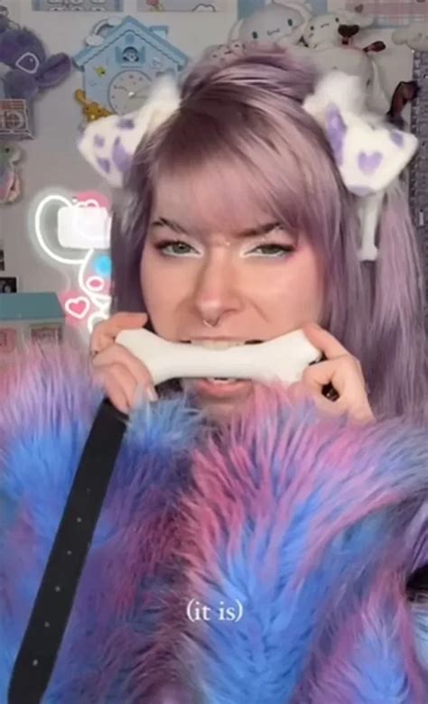 زن آمریکایی که خود را سگ می داند از زندگی کردن مانند یک سگ گفت ویدیو