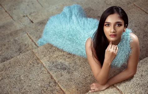 Обои Girl Sexy Eyes Smile Beautiful Model Pretty Beauty на