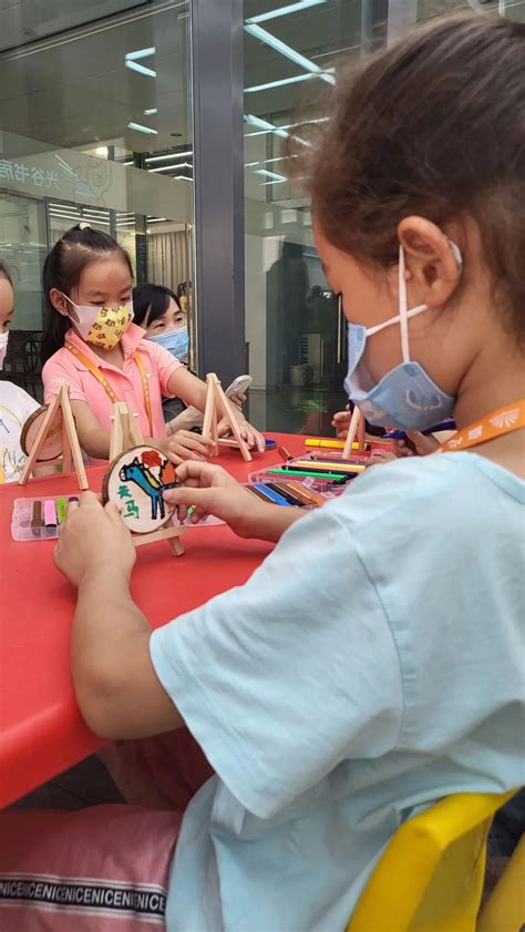 好书分享 草帽DIY 纸戏剧光谷书房寓教于乐寓学于趣 家在光谷 新闻中心 长江网 cjn cn