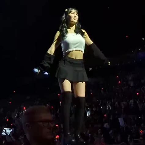 Momo R Twicexnice