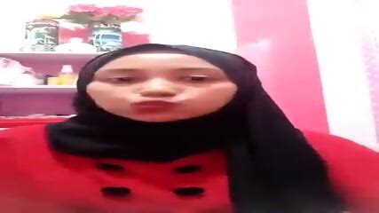 Hijab Pamer Lubang
