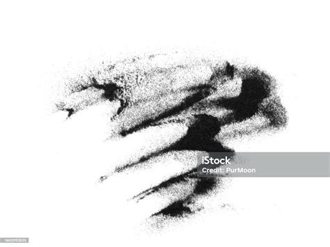 모래 해변 질감입니다 하얀 배경에 검은 모래가 쌓여 있다 클리핑 경로가 있는 모래 언덕 모래 언덕은 하얀 배경에 고립되어 있다 더미 검은 모래 배경 0명에 대한 스톡 사진