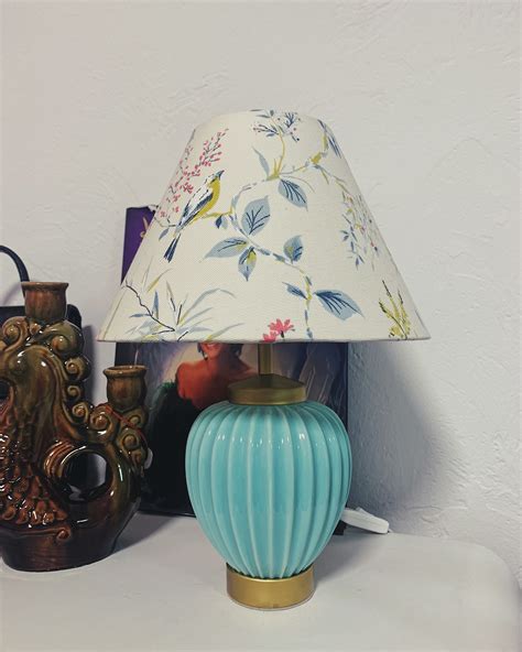 Oksamyt «Морський коник 1980 ті Подібні керамічні вироби з виразною мякістю ліній і