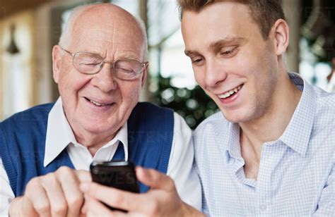 ЗА ПРВПАТ ВО ИСТОРИЈАТА НА МАКЕДОНИЈА Со новиот закон пензионерите ќе може да примаат и плата