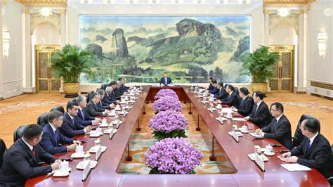 Сі Цзіньпін зустрівся з главами іноземних делегацій які беруть участь у засіданні Ради