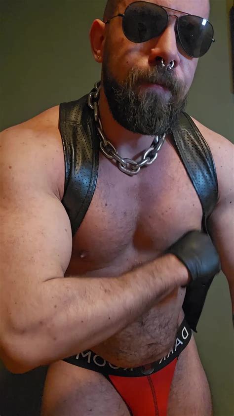 Pecs Slap Nose Jets Red Thisvid Com