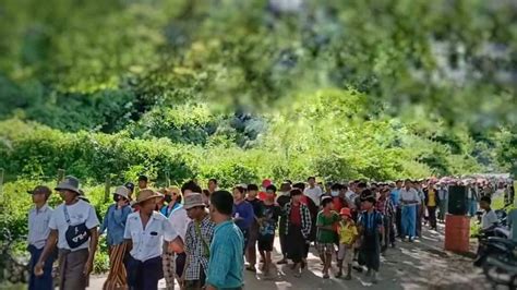ပြည်သူ့အစိုးရနဲ့ ပြည်သူ့သံအမတ်ကိုလက်ခံပါ အာဏာရှင်ကို ငြင်းဆန်ပါ ကြွေးကြော်ကာ အင်အားထောင်ကျော