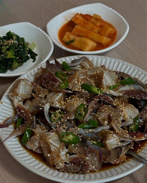 🍒🍋🍏먹스타구롐🧊🫐🍇 단돈 만 원 이 가격 실화 🦀🍚 구례 광의면 윤채밥상 게장백반이 가성비가 대박이에요 인당 만 원인데 퀄리티는 만 원짜리가 아님 압력밥솥 갓